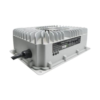 Cina IP65 LifePO4 batteria caricabatterie 12V 10A corrente di uscita ogni banca in vendita