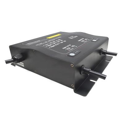 Cina Caricabatteria al litio impermeabile Smart Automatic 12V 10A a 2 banchi in vendita