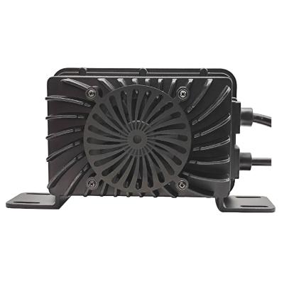 Cina Potente e affidabile caricabatterie del carrello da golf - 900W per prestazioni massime in vendita