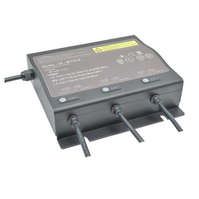 Cina Acqua resistente 3 canali 3 banche 30 Amperi Caricatore automatico di batteria agli ioni di litio a bordo 12V 10A in vendita