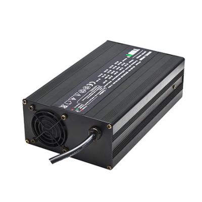 Cina 900W 3 fasi LED caricabatterie moto 60v 72v Uscita in doppio nero/argento in vendita