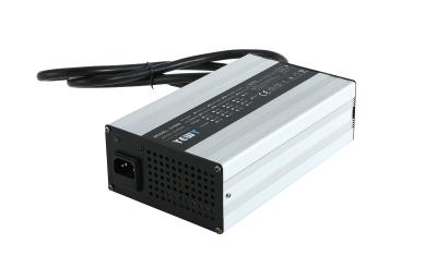 Cina 900W 3 fasi LED caricabatterie moto 60v 72v Uscita in doppio nero/argento in vendita