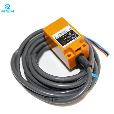 China Proximity Sensor Omron 10-30VDC 10-30VDC Flat Inductive Proximity Sensor 3mm Sensing Wire PNP for sale