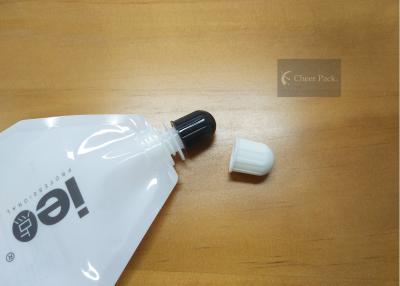 Cina Un diametro da 12 millimetri versa il materiale del PE della plastica dei cappucci 100% del becco in vendita