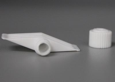 Cina Cappuccio di plastica interno del becco di torsione del diametro 4.5mm per le borse portatili cosmetiche in vendita