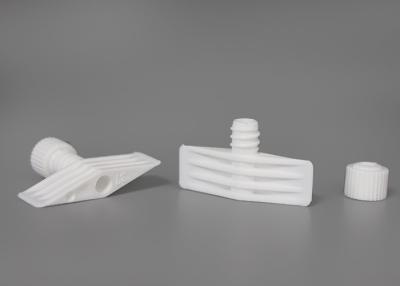 Cina Torsione materiale del PE fuori dal cappuccio del becco per il diametro interno del pacchetto 4.5mm dei prodotti di bellezza in vendita
