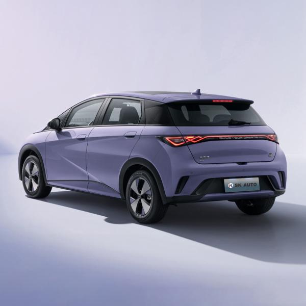 家族のための標準的なBYDのイルカのセダン405kmの費用効果が大きい自動車EVの2023年
