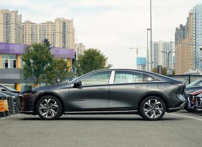 China Spacious 5-Seater Electric Vehicle with 1200km Range and 160kW Power for sale
