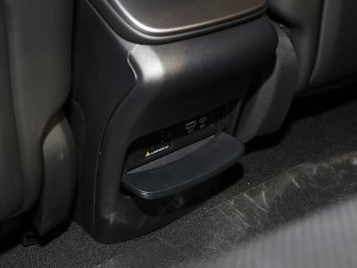 Cina 2025 BYD EV Car Seal AWD Performance Long Range 600KM Fast Charging Electric Car Quattro ruote motrici Veicolo elettrico con tetto solare in vendita