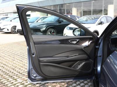 Cina 2025 BYD EV Car Seal AWD Performance Long Range 600KM Fast Charging Electric Car Quattro ruote motrici Veicolo elettrico con tetto solare in vendita