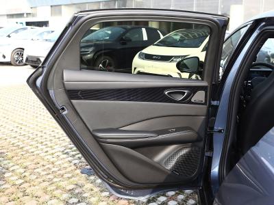Cina 2025 BYD EV Car Seal AWD Performance Long Range 600KM Fast Charging Electric Car Quattro ruote motrici Veicolo elettrico con tetto solare in vendita
