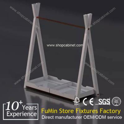 China Metal clothing display rack stainless steel clothes shelf for sale