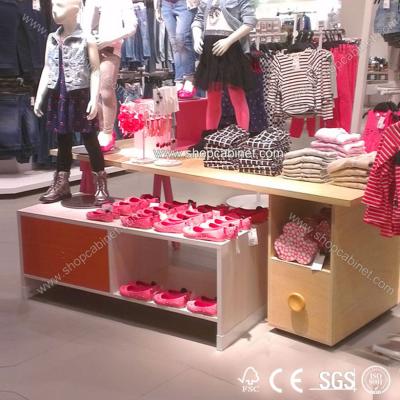 China High-end elegant clothes store wood display shelf for sale