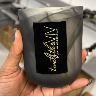 Cina Adesivo con logo stampato personalizzato in lamina d'oro per clienti, adesivi a rullo, candele profumate in velluto in vendita