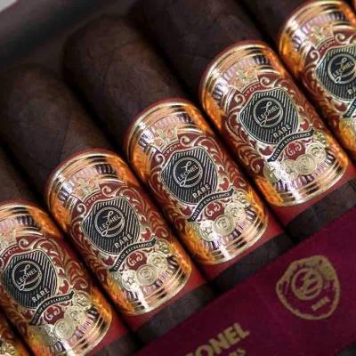 China Custom Logo Adhesive Sticker UV Printing Gold Foil with Classic OEM Custom Sticker Waterproof  Vinyl Printed Cigar Label for sale