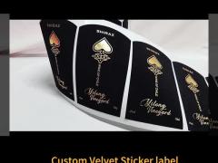 Op maat gemaakte sticker Velvet Printing Textured Raised Spot UV Copper Gold Foil 3D Embossed Red Wine Sticker Label voor flessen