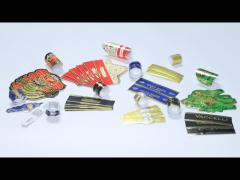Impresión de etiquetas de cigarrillos 3D de Pantone Spot UV Oro papel de papel artístico de lámina en relieve pegatinas de papel personalizadas