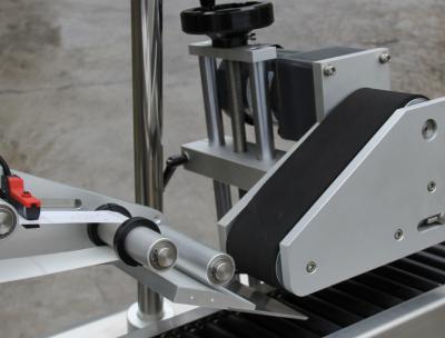 Chine Machine à étiquettes automatique de bouteille ronde, certification de la CE d'étiqueteur de bouteille ronde à vendre