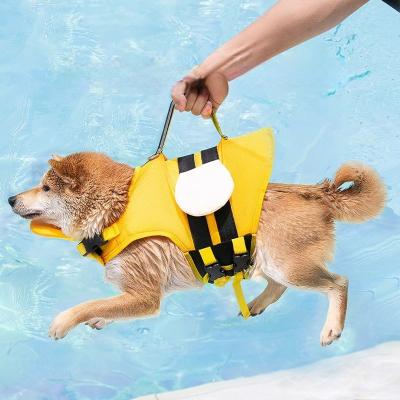 Cina Giubbotto di salvataggio leggero per animali non scivoloso con passo a passo per animali da compagnia abbigliamento da esterno impermeabile in vendita
