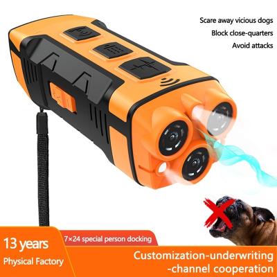 China Intelligent Adjustable Pet Remote Trainer Rechargeable GPS Tracking Social Media Sharing for sale