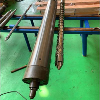 China Injection molding machine screw and barrel made from wear resistant steel alloys for long lasting performance in plastic production for sale