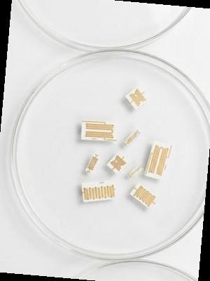 China TFBP26R5/8-8CP Thin Film Bandpass Filter 23.3-30.2 GHz RoHS Compliant Surface Mount for sale