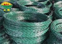 Cina Il PVC verde di anticorrosivo ha ricoperto il filo spinato a fisarmonica 1400-1500MPA in vendita