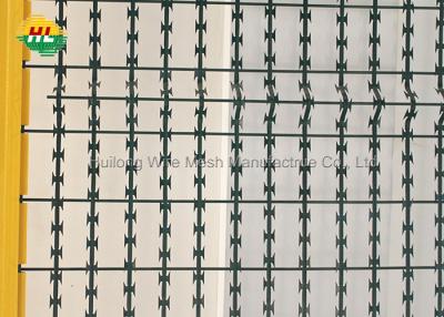 Китай PVC зеленого цвета проволочной изгороди концертины 2.5mm покрыл с отверстием формы прямоугольника продается