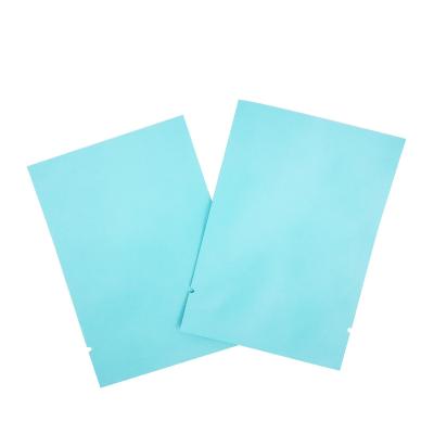 China 7 cm x 10 cm gekleurde mat lichtblauw 3 zijdicht platte aluminiumfolie mylar zakken voor theebladeren, snack, accessoires pakket Te koop