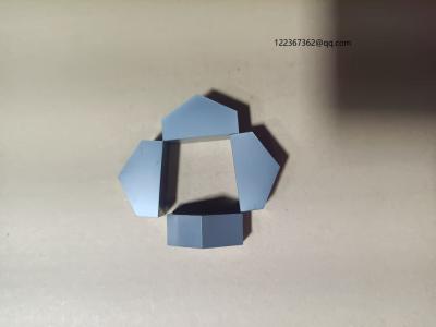 Cina Piastrelle balistiche al carburo di silicio al carburo di boro per alta durezza e migliore protezione balistica in vendita