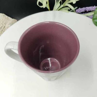 Cina CIQ approvano le tazze ceramiche bianche normali a forma di V, 12 tazze da caffè del gres di Oz in vendita