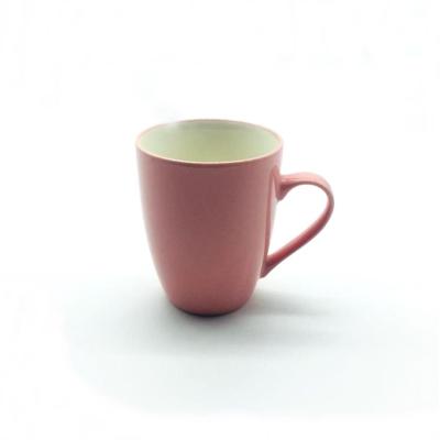 China 320ml glasierten keramische Kaffeetassen Durchmessers 85mm mit Griff-Farbspray zu verkaufen