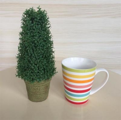 Cina Variopinto a forma di V su misura infiammante della tazza delle terraglie dell'arcobaleno di logo 11oz in vendita