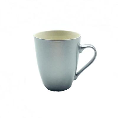 China 320ml glasierten keramische Kaffeetassen Durchmessers 85mm mit Griff-Farbspray zu verkaufen