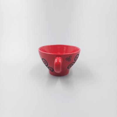 中国 ボールは中国の赤い艶をかけられたシルク スクリーン パターンが付いているコーヒー カップを形づける 販売のため