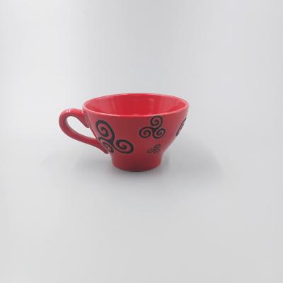 中国 ボールは中国の赤い艶をかけられたシルク スクリーン パターンが付いているコーヒー カップを形づける 販売のため