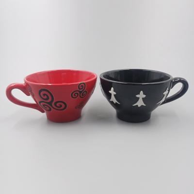 Cina tazza di tè ceramica lustrata nera luminosa del caffè della tazza di sollievo bianco 9oz in vendita