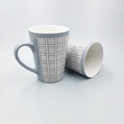 中国 陶磁器のシルク スクリーンの安いマグの新しい骨灰磁器16ozのコーヒー・マグ 販売のため