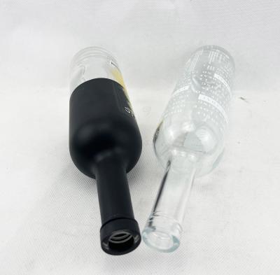 China 200ml 375ml 500ml 750ml 1000ml Vidro Liquor Vinho garrafa de uísque com logotipo personalizado à venda
