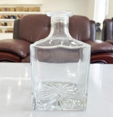Cina Spray Cap 26oz cristallino Glass Whisky Decanter e Rock Glass per Bourbon in scatola regalo in vendita