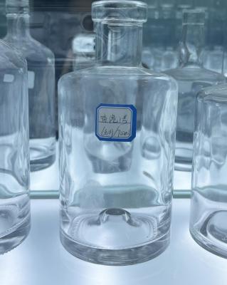 China 500 ml 750 ml 1000 ml Flint Glass Vodka Brandy Botella de alcohol personalizado Botella de vidrio de vodka en venta