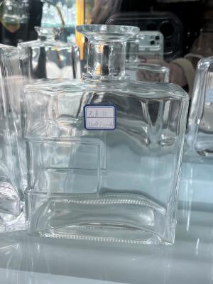 Cina 100 ml 200 ml 375 ml 500 ml 750 ml 1000 ml Bottiglia di vetro trasparente per whisky vodka brandy gin in vendita