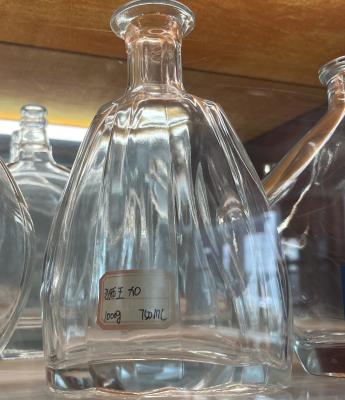 中国 200ml 500ml 750ml 1000Ml ガラスのボトル ブランデー用コルク ラム用テキラ スピリット ジン ウォッカ ウイスキー 販売のため