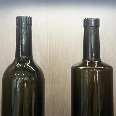 Cina Frutta rossa chiara Bordeaux Rotonda Bottiglie di vino da 750 ml con tappi di sughero Bevande industriali in vendita