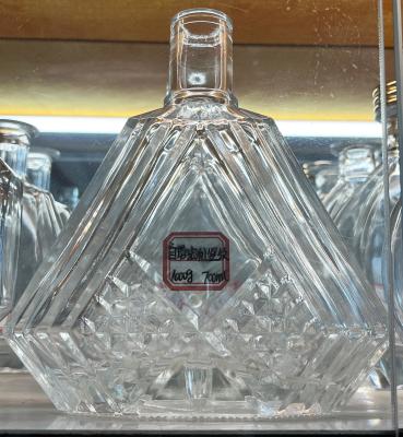 Cina 500 ml 700 ml Bottiglia di vino in vetro trasparente a forma rotonda per bevande Whisky Rum Tequila Brandy in vendita