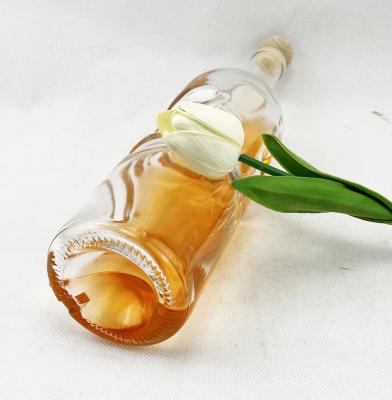 Cina Bottiglia di 750 ml Angel Hand di vino rosso in vetro con sughero in vendita