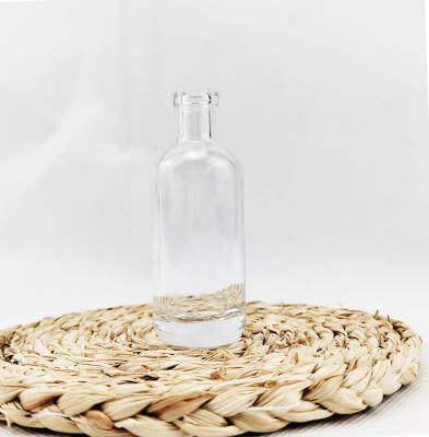 Cina Bottiglia di vino di vetro con sughero 100 ml Forma rotonda trasparente Materiale del corpo trasparente vetro in vendita