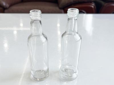中国 透明密封型コルク 空 30ml 50ml 100ml 氷用ワイン用酒瓶 透明ガラス 販売のため