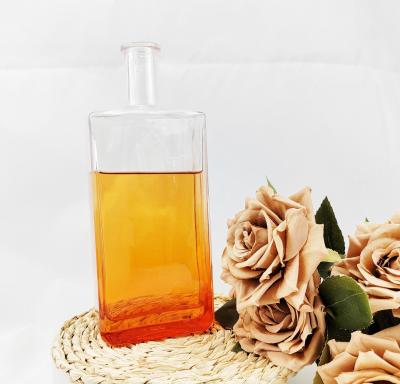 Cina Bevande industriali 500 ml Chiara piatta quadrata Vodka Vino Bottiglia di vetro con coperchio di vetro o di sughero in vendita