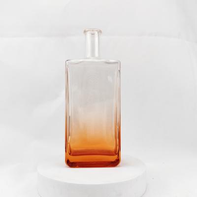 China Bebidas Industriais 500 ml Vodka Limpa Quadrada Flat Vinho Garrafa de vidro com tampa de vidro ou de cortiça à venda